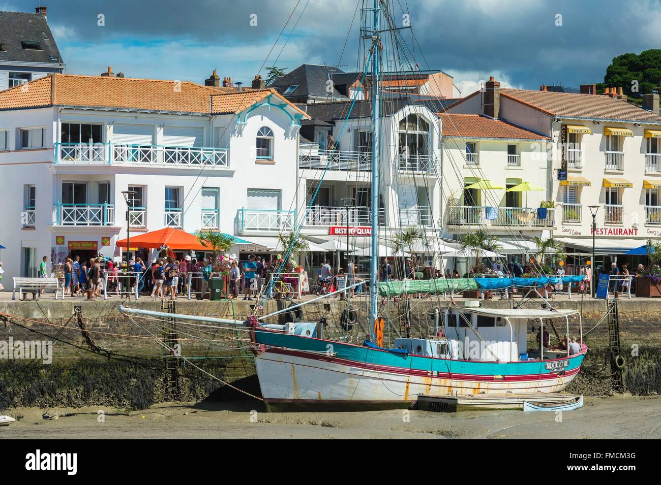 France, Loire Atlantique, Pornic, the fishing harbour Stock Photo - Alamy