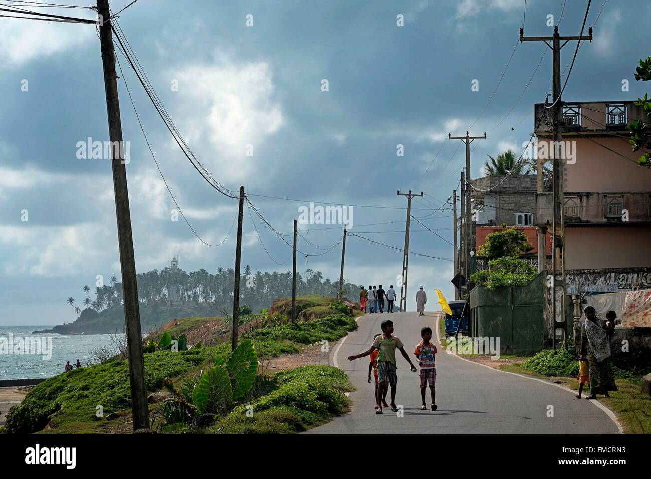Sri Lanka, Western Province, Beruwela, daily life and in the background ...