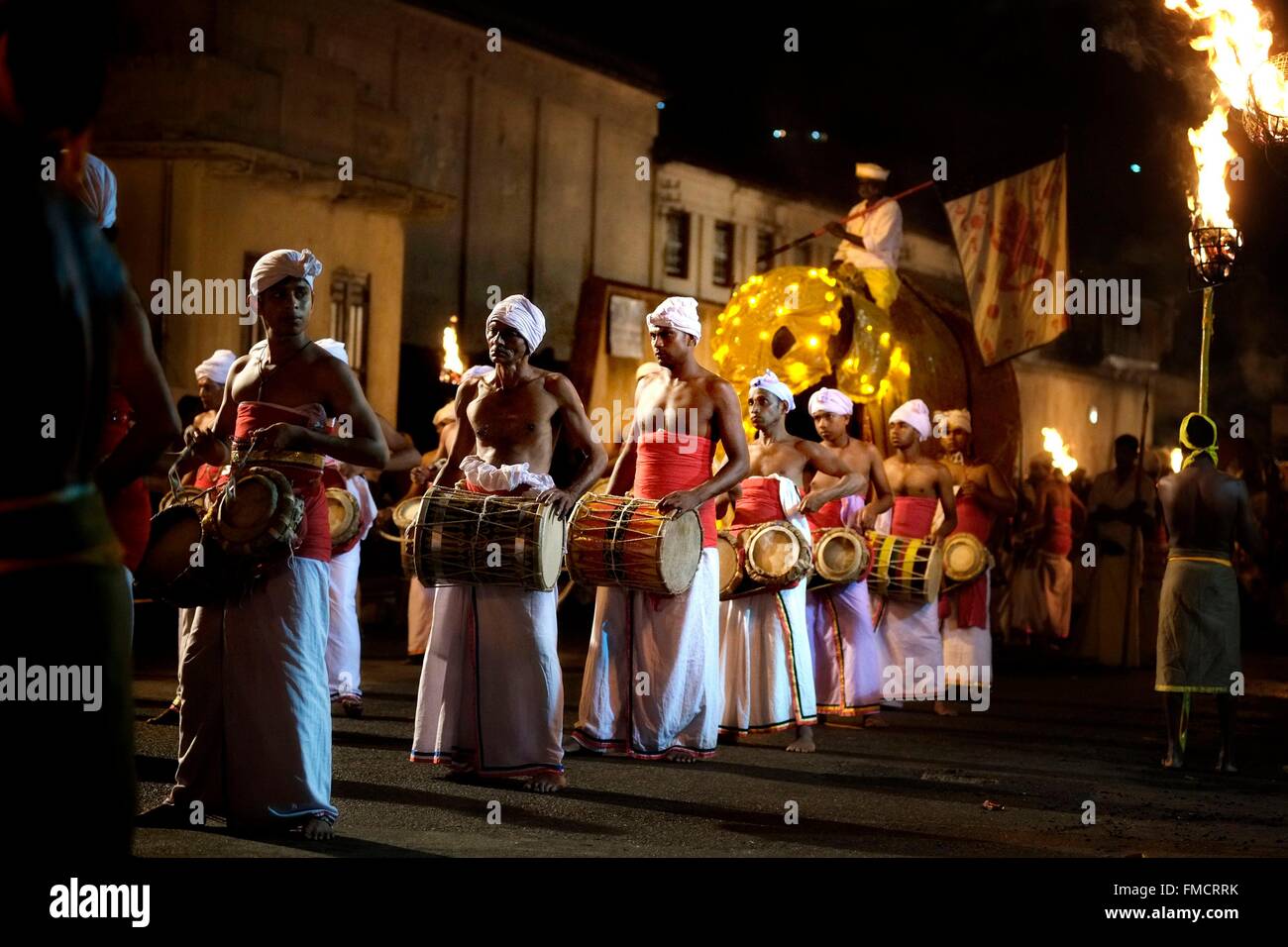 Kandy perahera festival hi-res stock photography and images - Alamy
