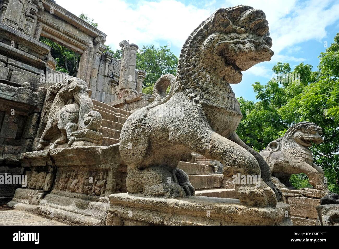 Yapahuwa rock fortress hi-res stock photography and images - Alamy