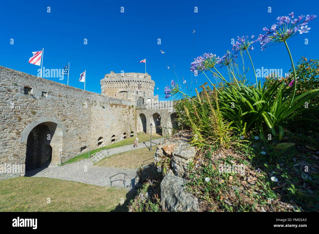 Dinan medieval architecture hi-res stock photography and images - Alamy