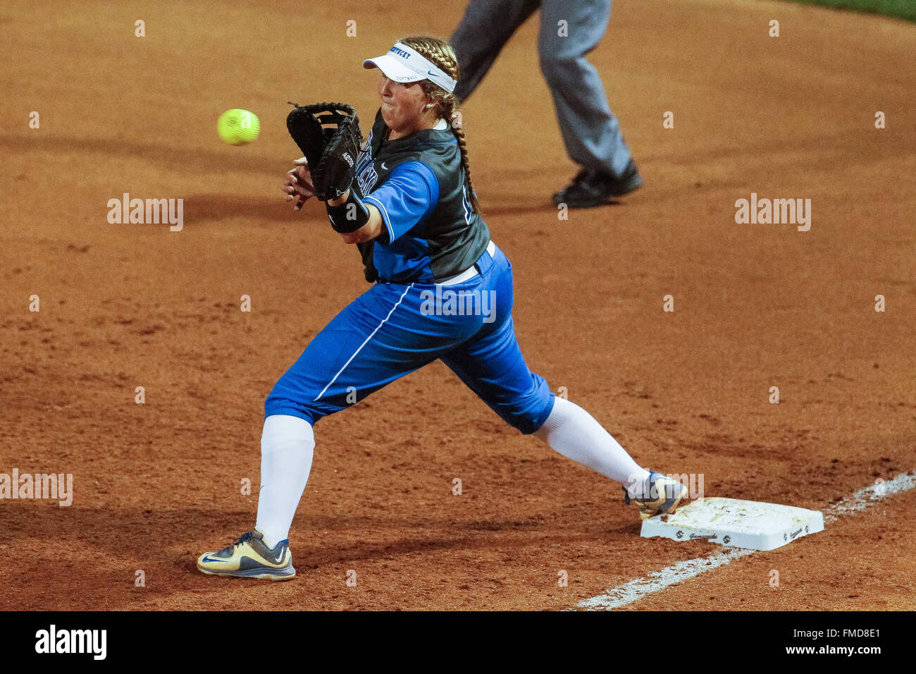 Columbia, SC, USA. 11th Mar, 2016. Abbey Cheek (11) of the Kentucky ...