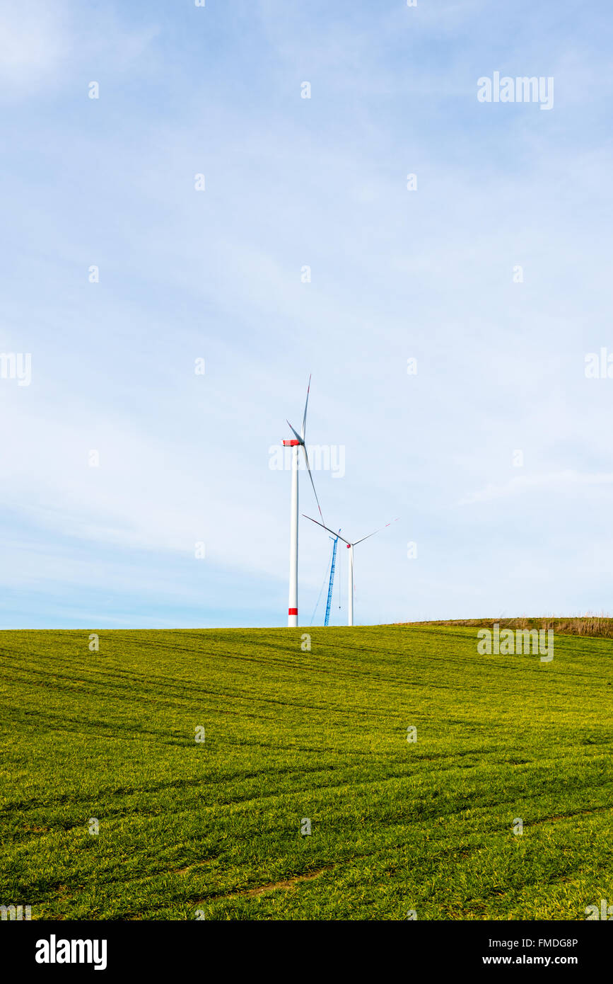 Assembly of wind turbines Stock Photo - Alamy