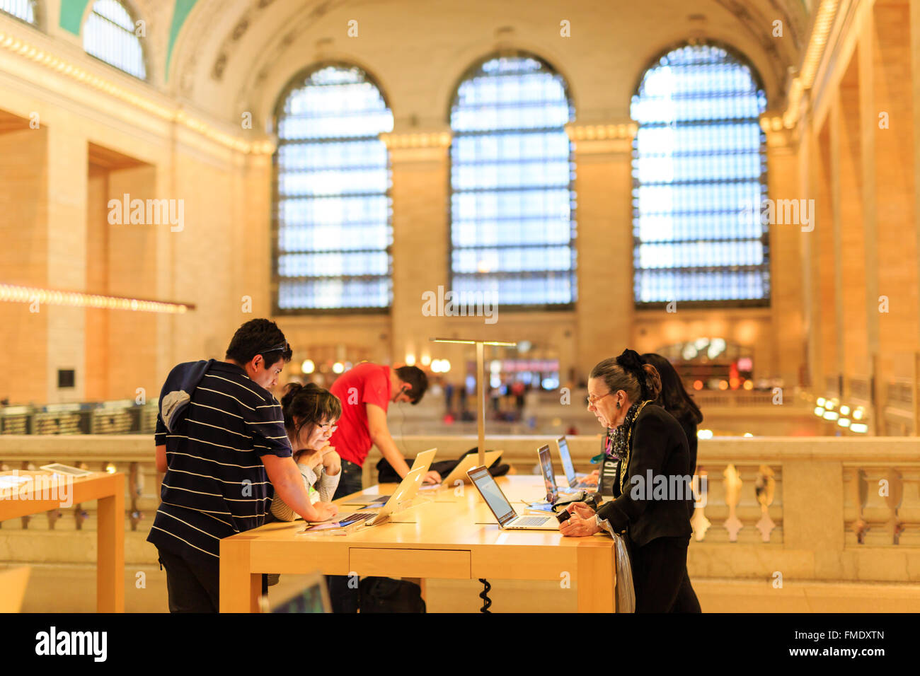NEW YORK CITY - SEP 16: Apple store of the Grand Central Terminal on ...