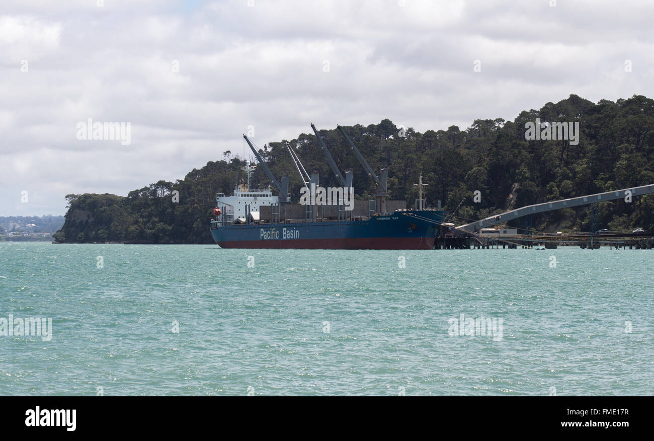 Bulk Carrier Champion Bay at the Chelsea Sugar Refinery Wharf in ...