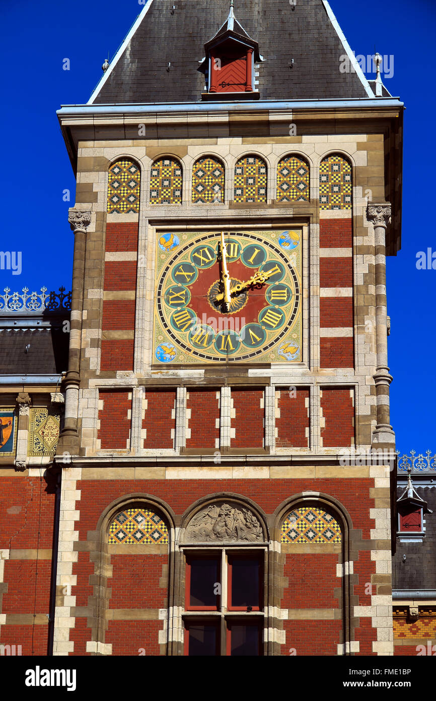Clock centraal station amsterdam hi-res stock photography and images ...