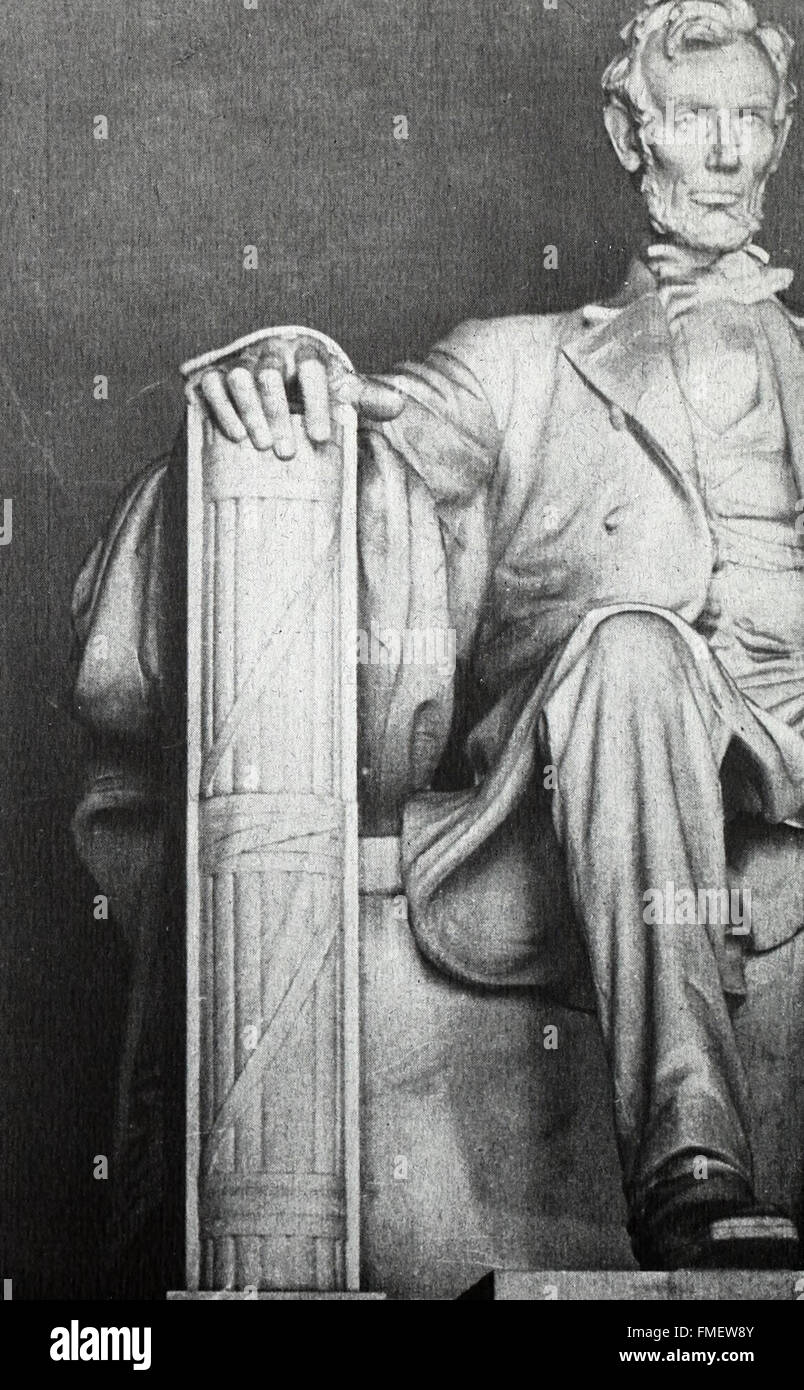 The 1922 work showcases the iconic statues of Abraham Lincoln ...