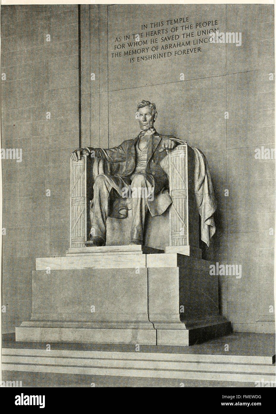 The statues of Abraham Lincoln at the Lincoln Memorial, completed in ...