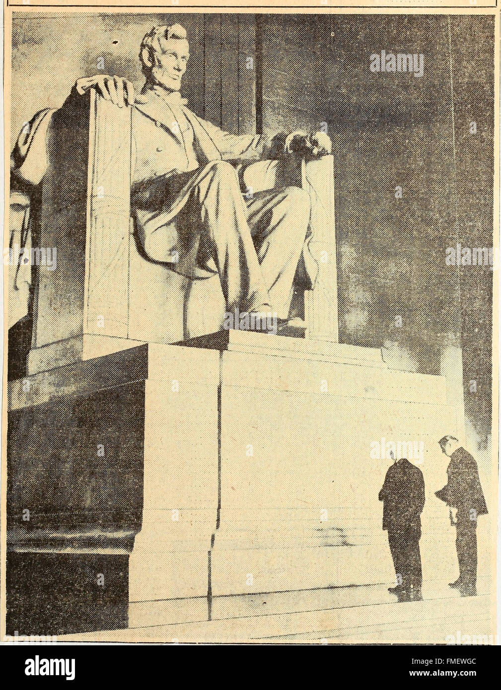 The statues of Abraham Lincoln at the Lincoln Memorial, unveiled in ...