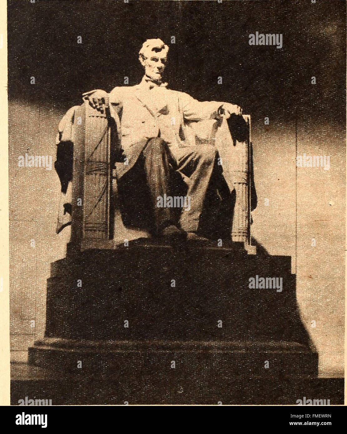 The Lincoln Memorial, completed in 1922, houses the iconic statues of ...