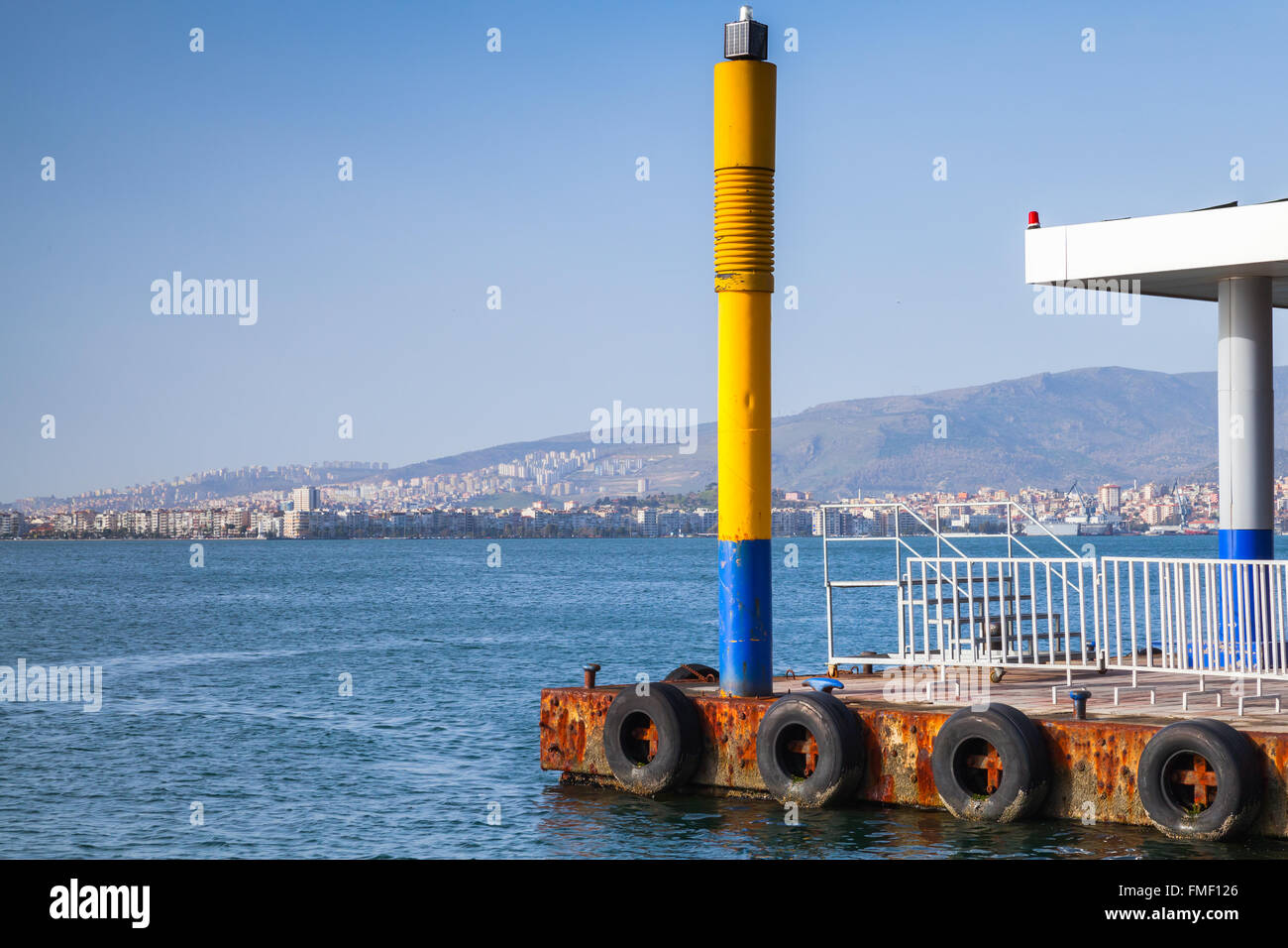 Yellow lighthouse hi-res stock photography and images - Alamy