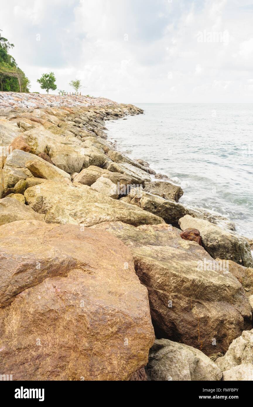 Wave barrier hi-res stock photography and images - Alamy
