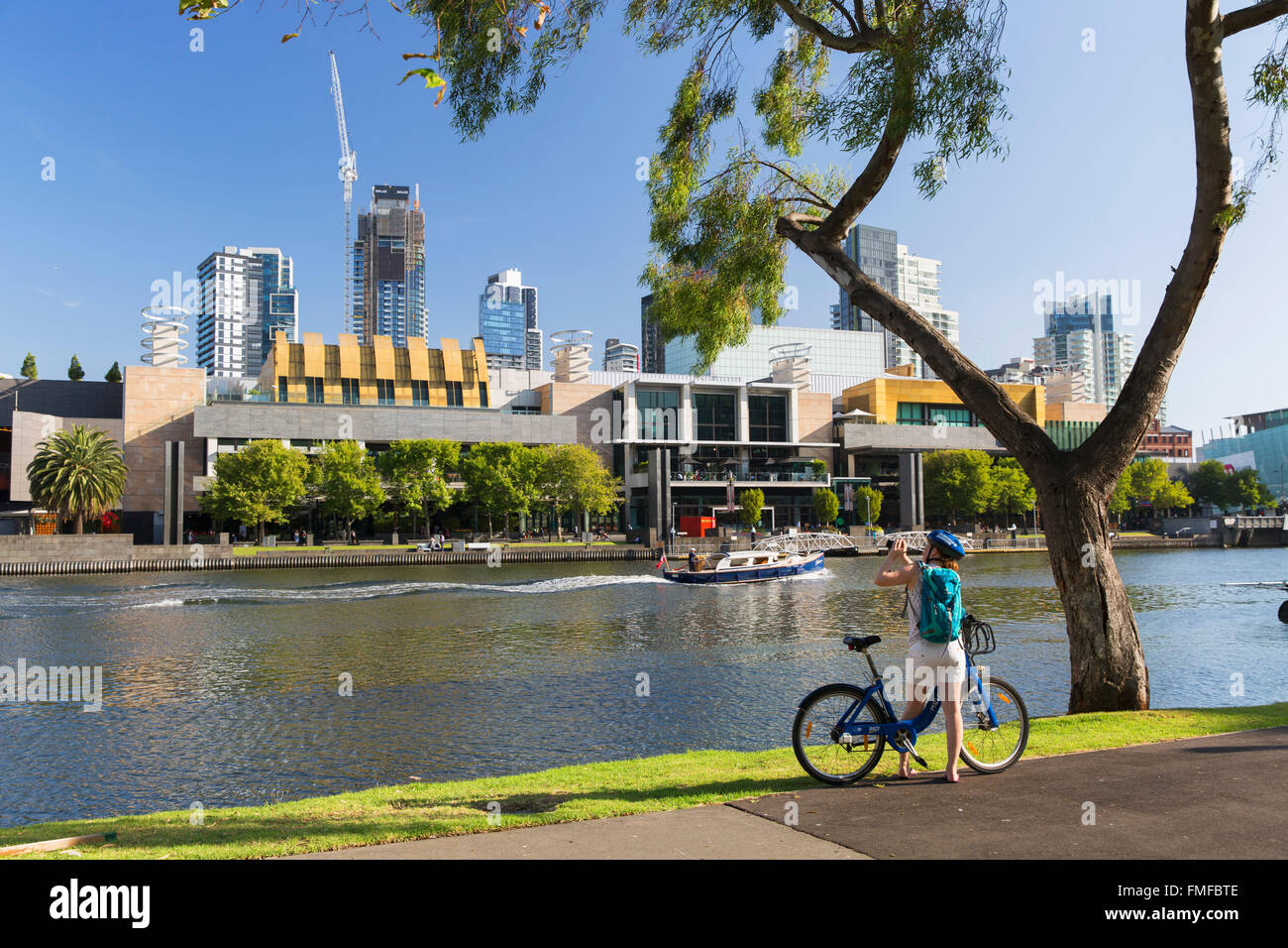 Australian woman cyclist hi-res stock photography and images - Alamy