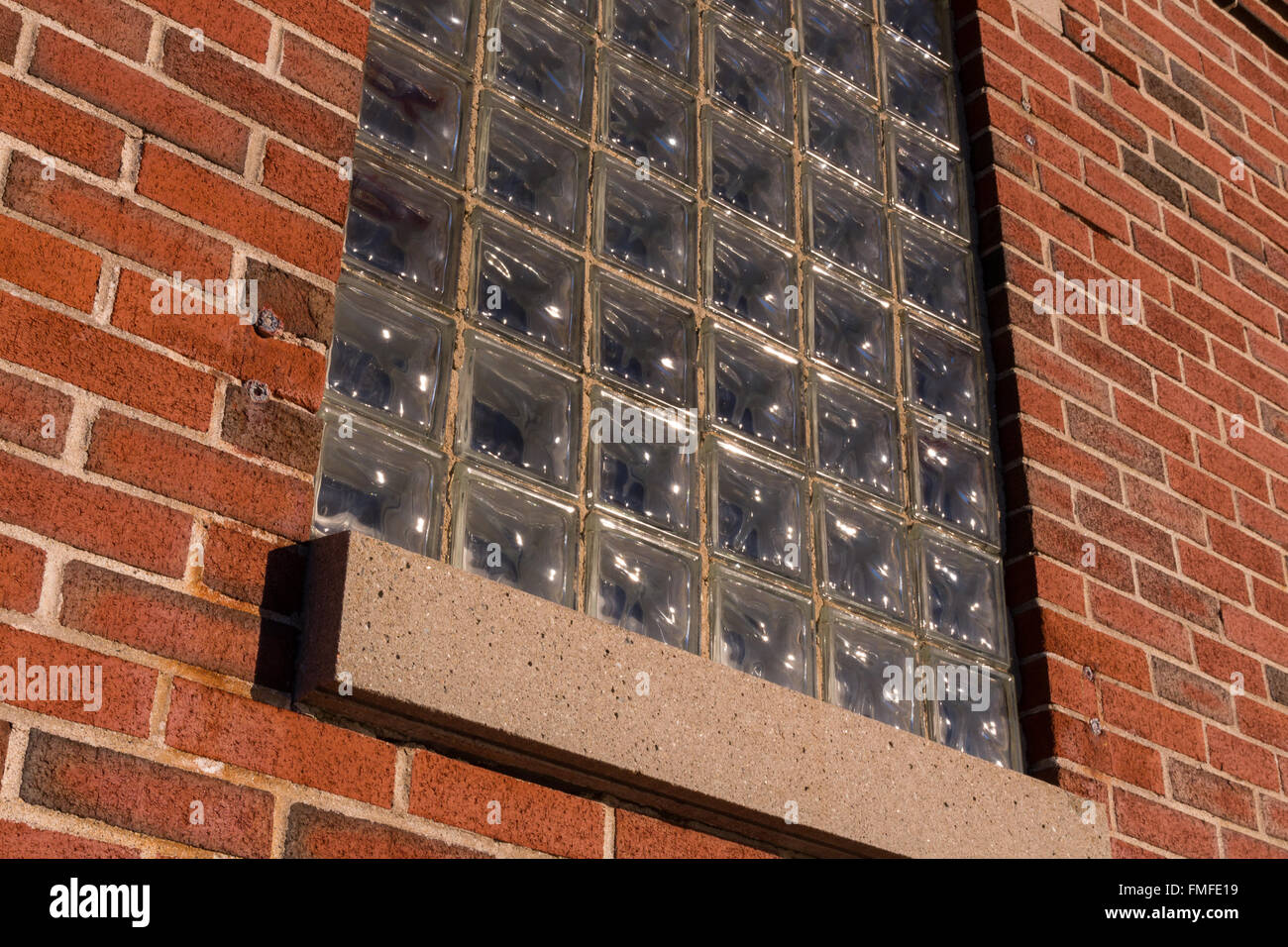 Glass brick wall hi-res stock photography and images - Alamy