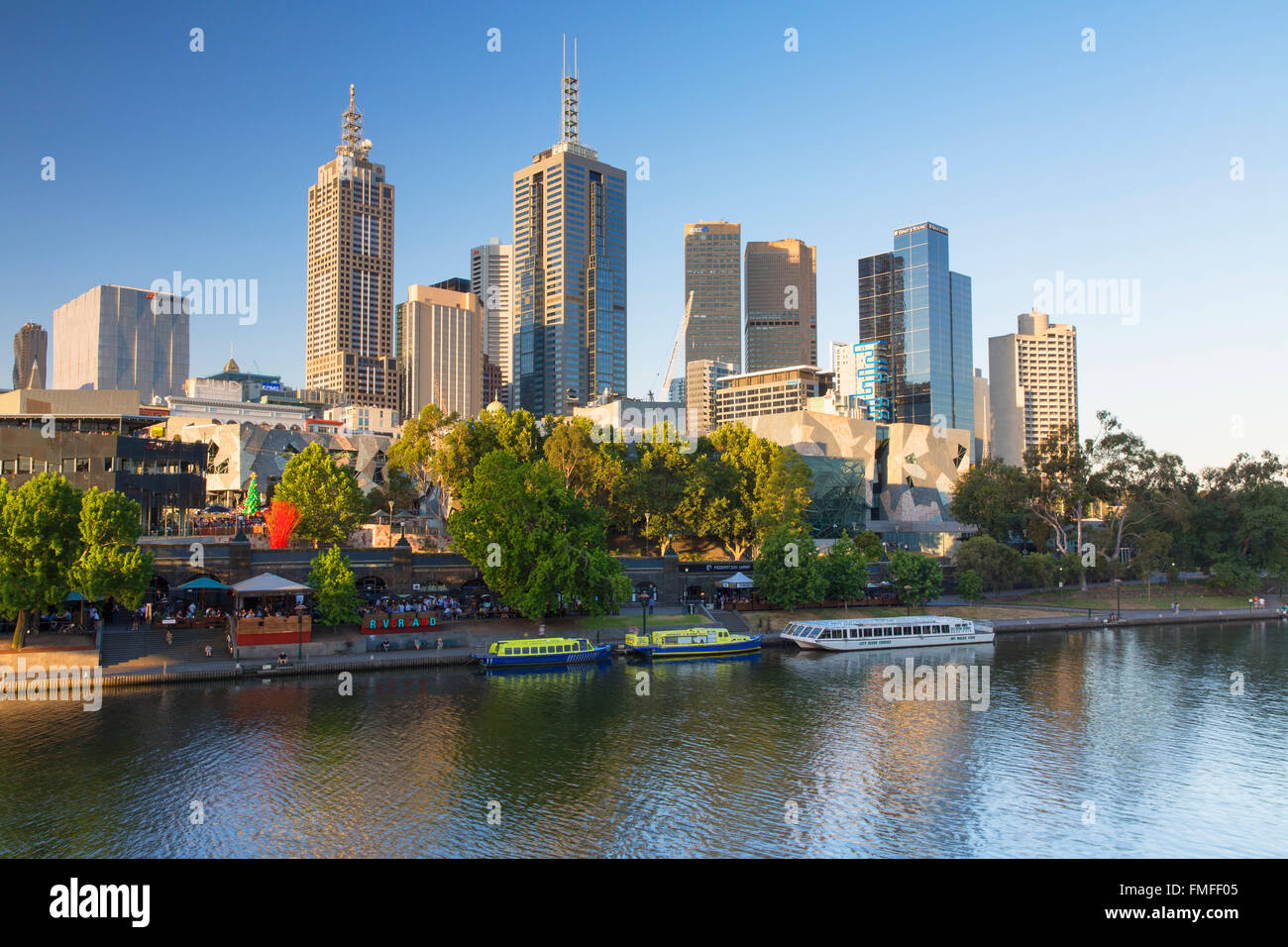 Skyline along Yarra River, Melbourne, Victoria, Australia Stock Photo ...