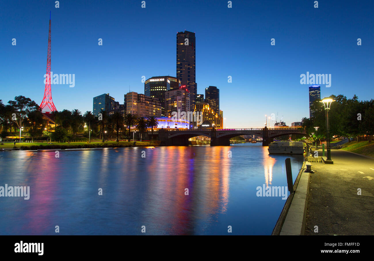 Eureka Tower and skyline along Yarra River at dusk, Melbourne, Victoria ...