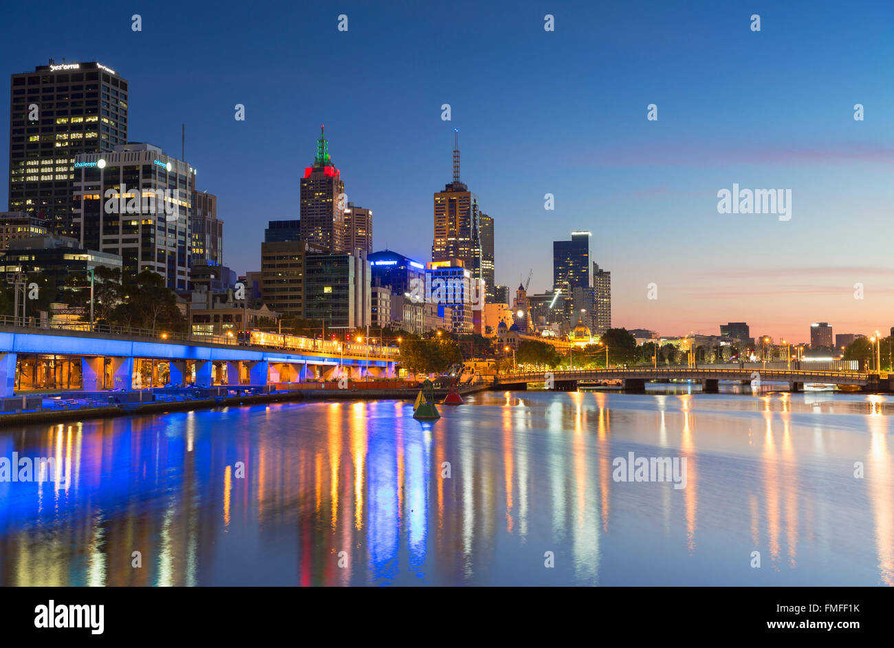 Melbourne skyline hi-res stock photography and images - Alamy