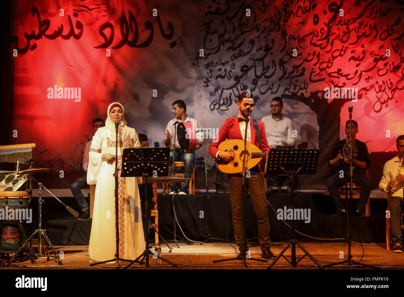 Gaza, Palestine. 10th Mar, 2016. Palestinian members of the Dawaween ...