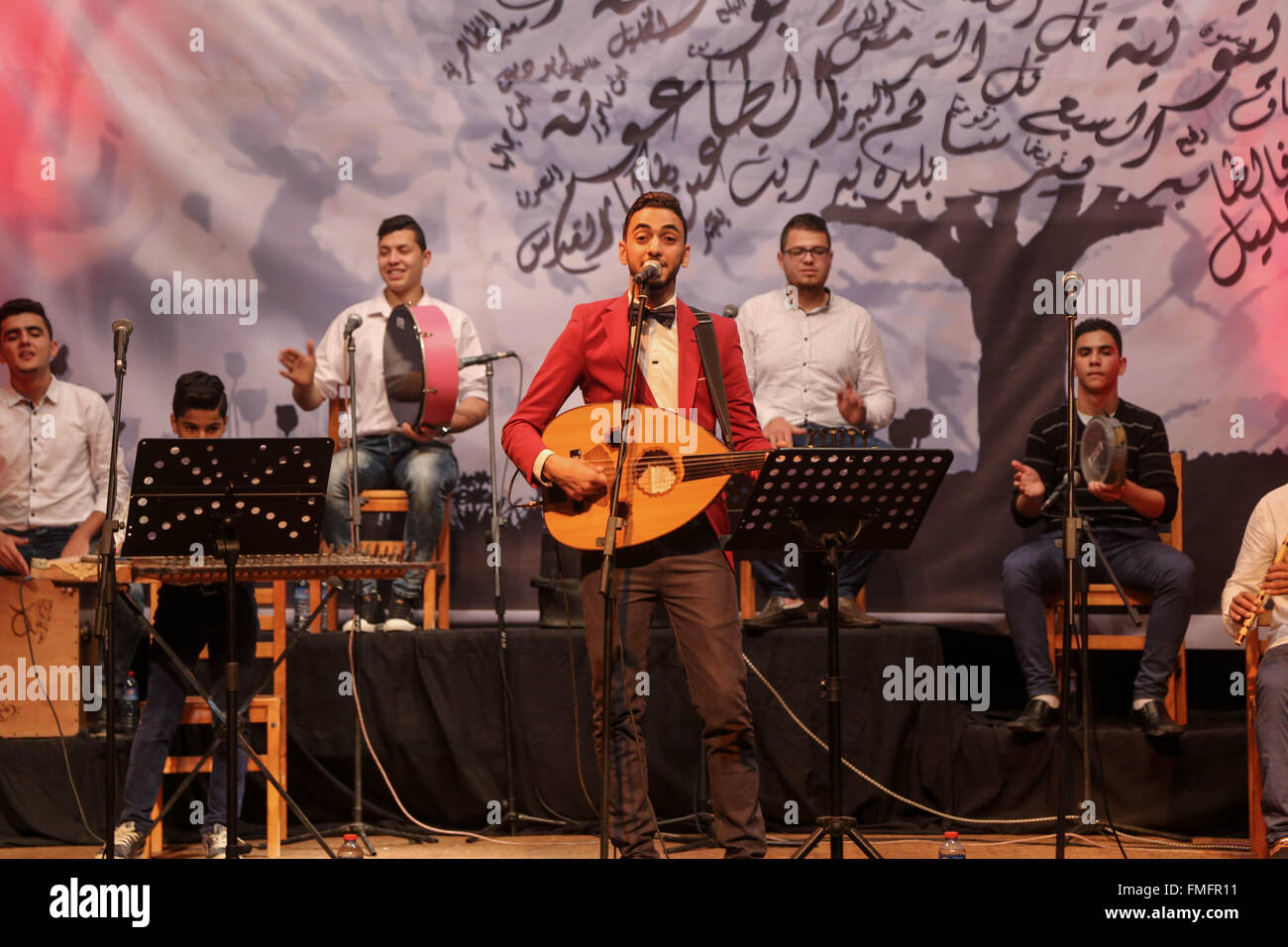 Gaza, Palestine. 10th Mar, 2016. Palestinian members of the Dawaween ...