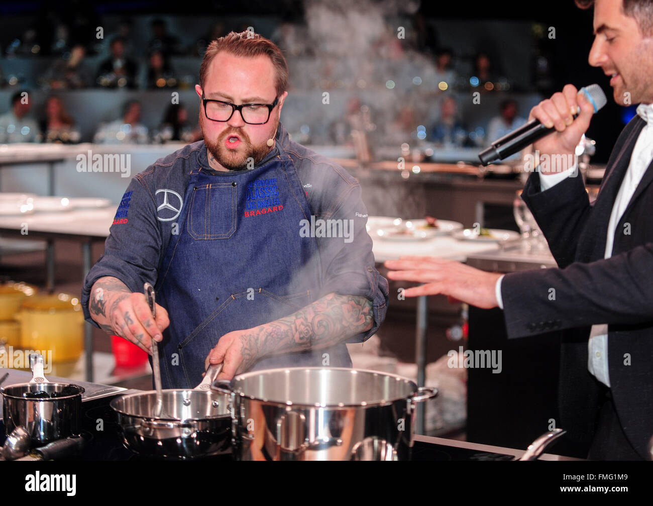 Los Angeles, USA. 11th Mar, 2016. Chef Jamie Bissonnette (L) prepares ...