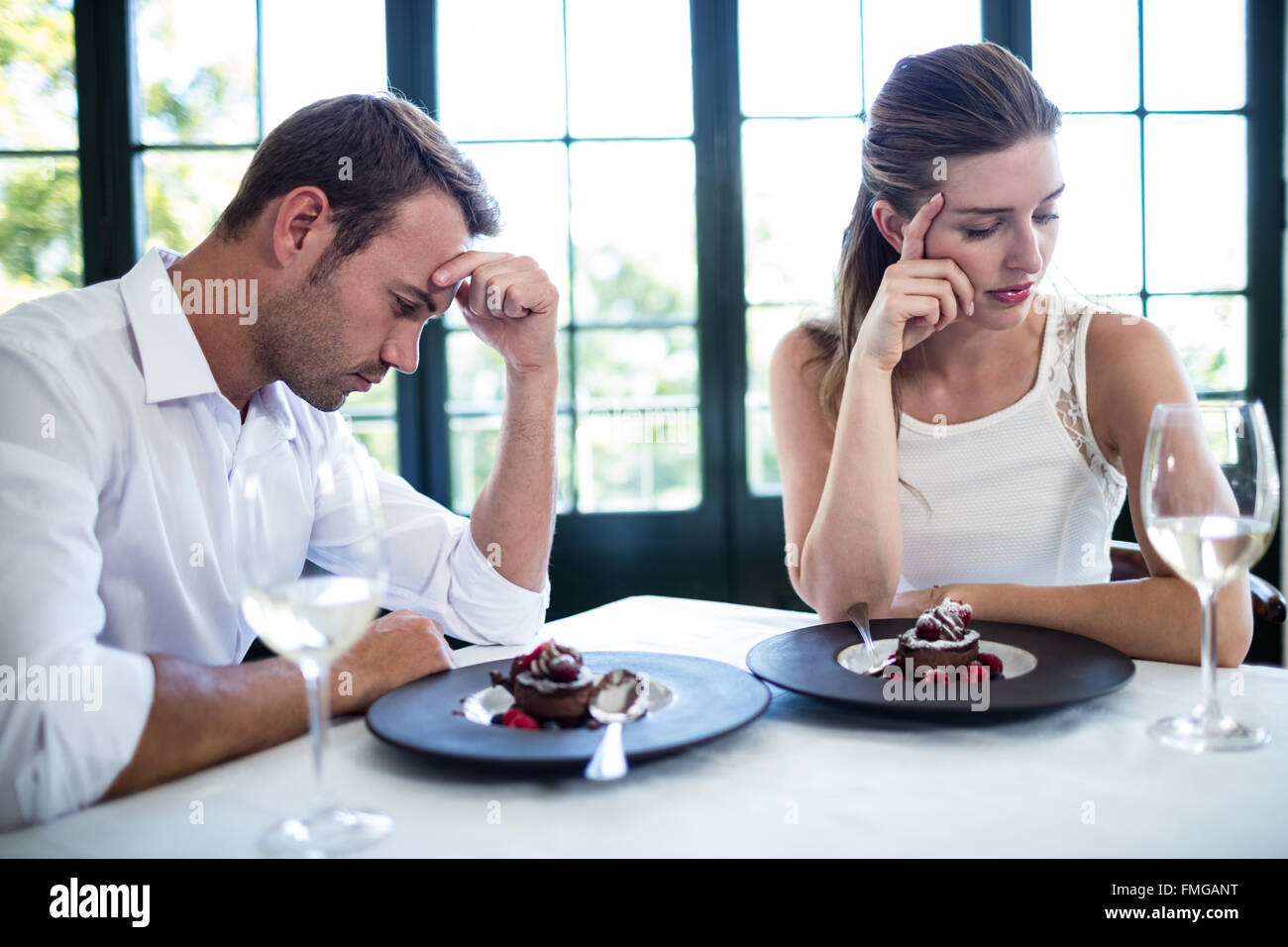 Couple argument hotel hi-res stock photography and images - Alamy