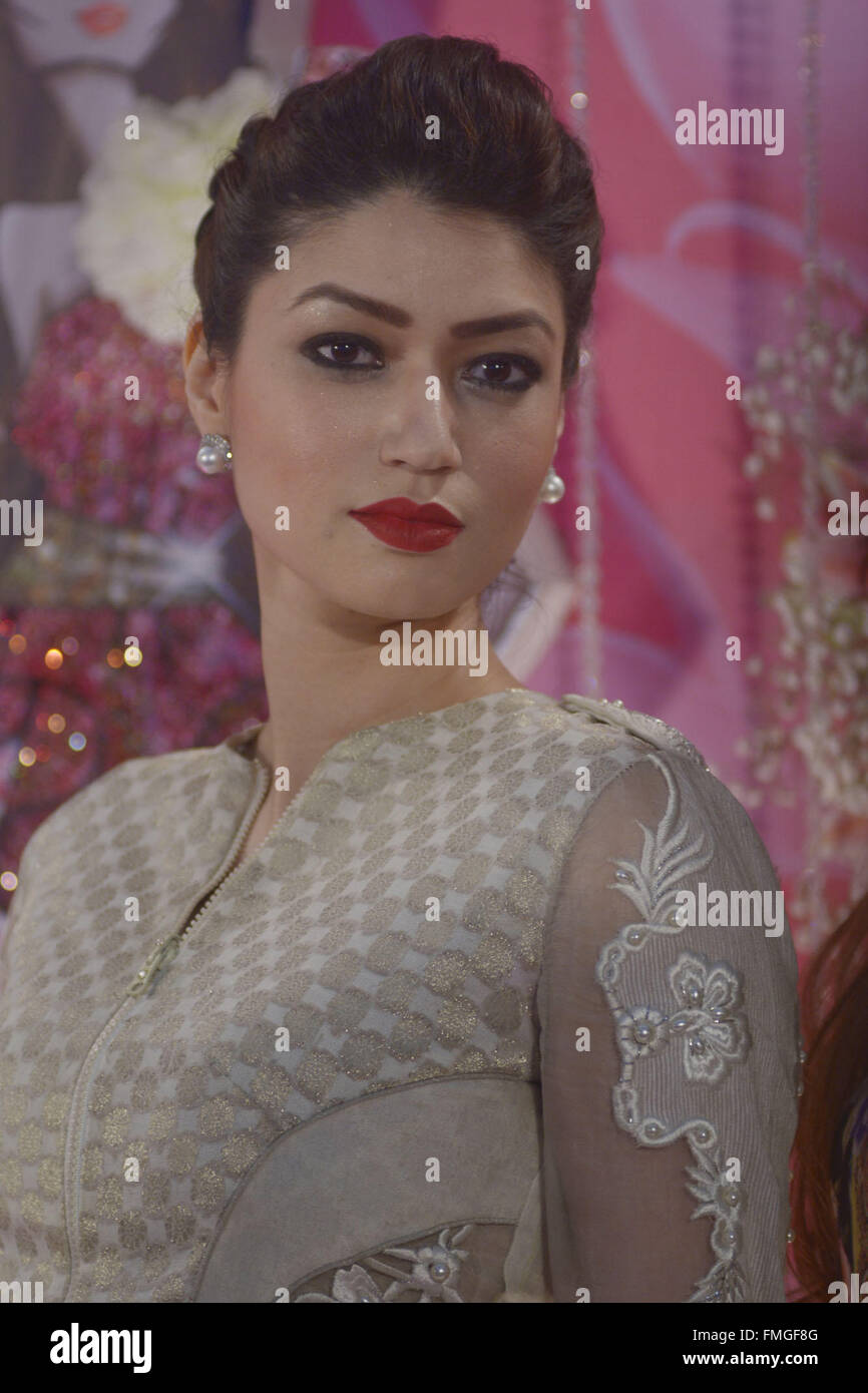 Pakistani models hi-res stock photography and images - Alamy