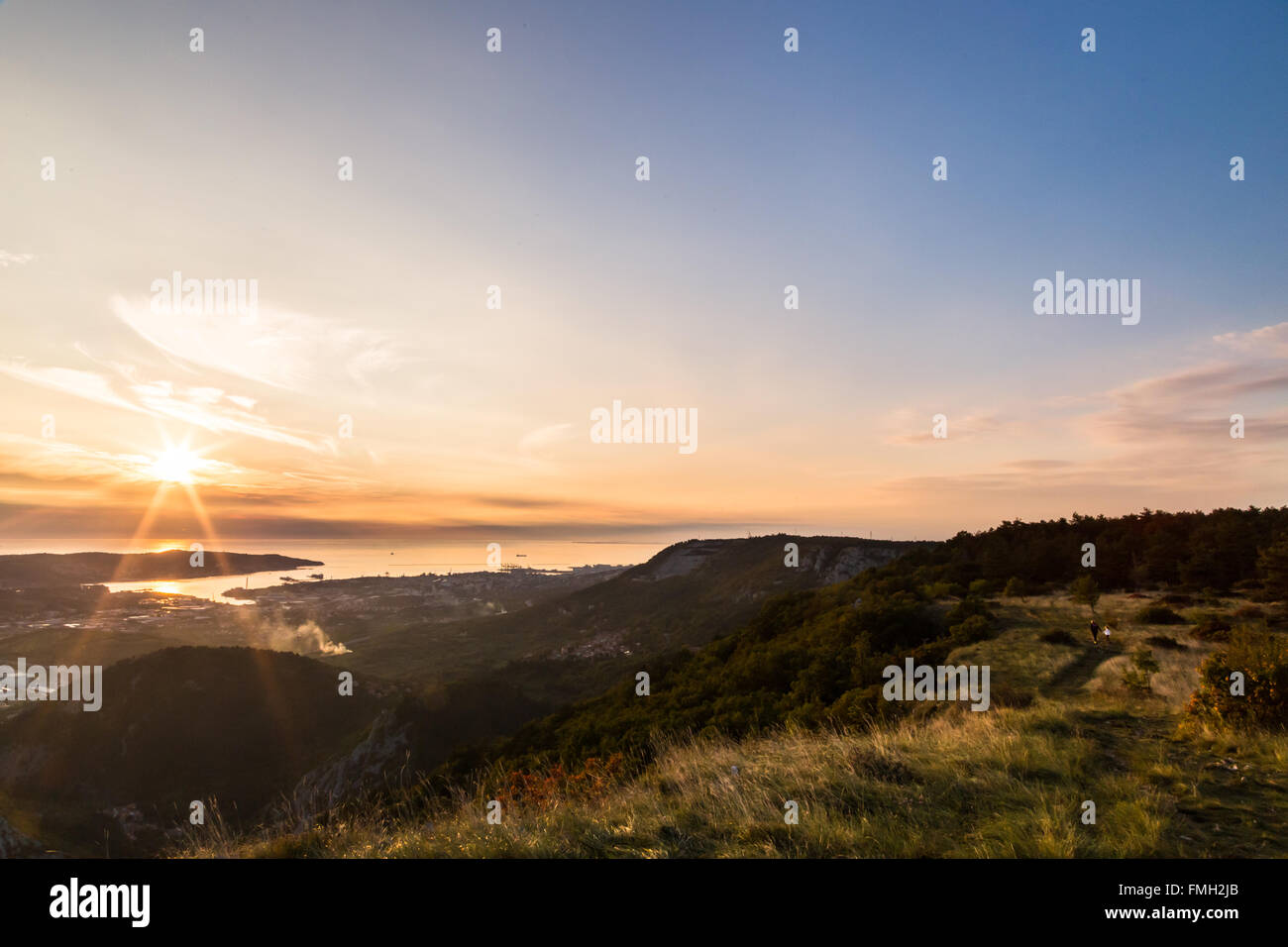 Sunset in the bay of Trieste from Val Rosandra Stock Photo - Alamy