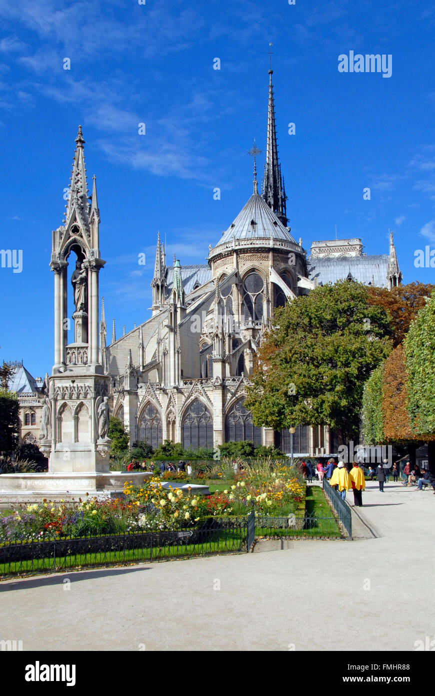 Gardens at rear of Nôtre Dame cathedral, Paris Stock Photo - Alamy
