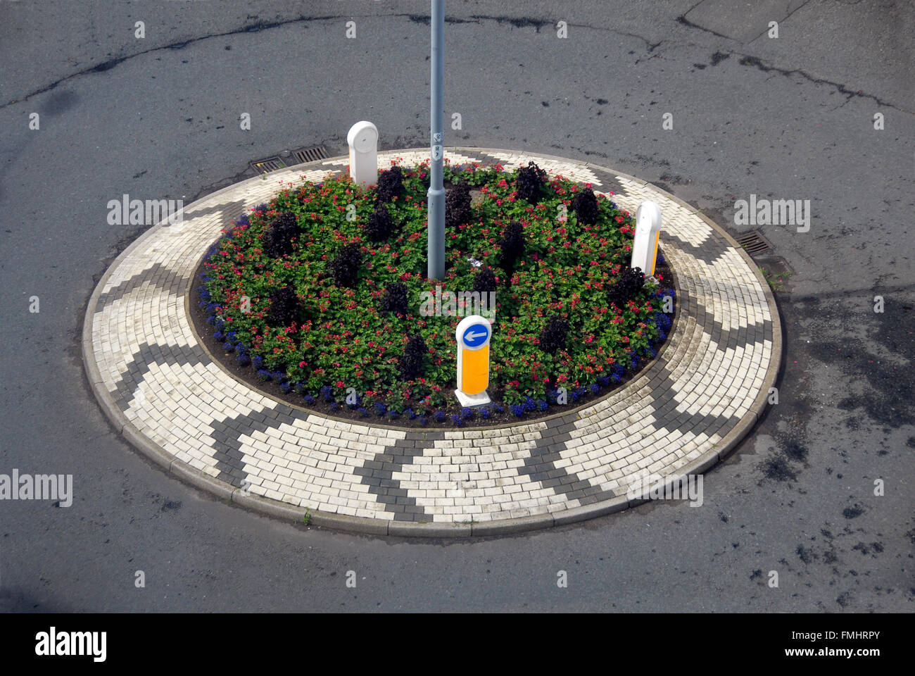 Small traffic roundabout, UK Stock Photo: 98736819 - Alamy