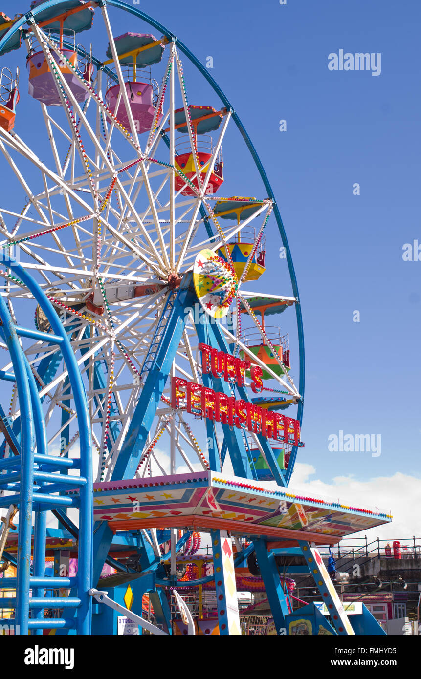 Traditional seaside funfair uk hi-res stock photography and images - Alamy
