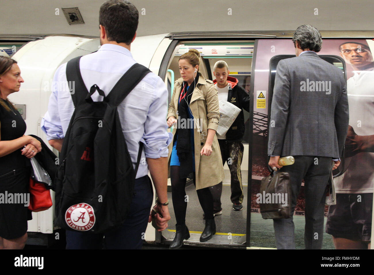People on The London Underground in London Photo : Pixstory / alamy ...