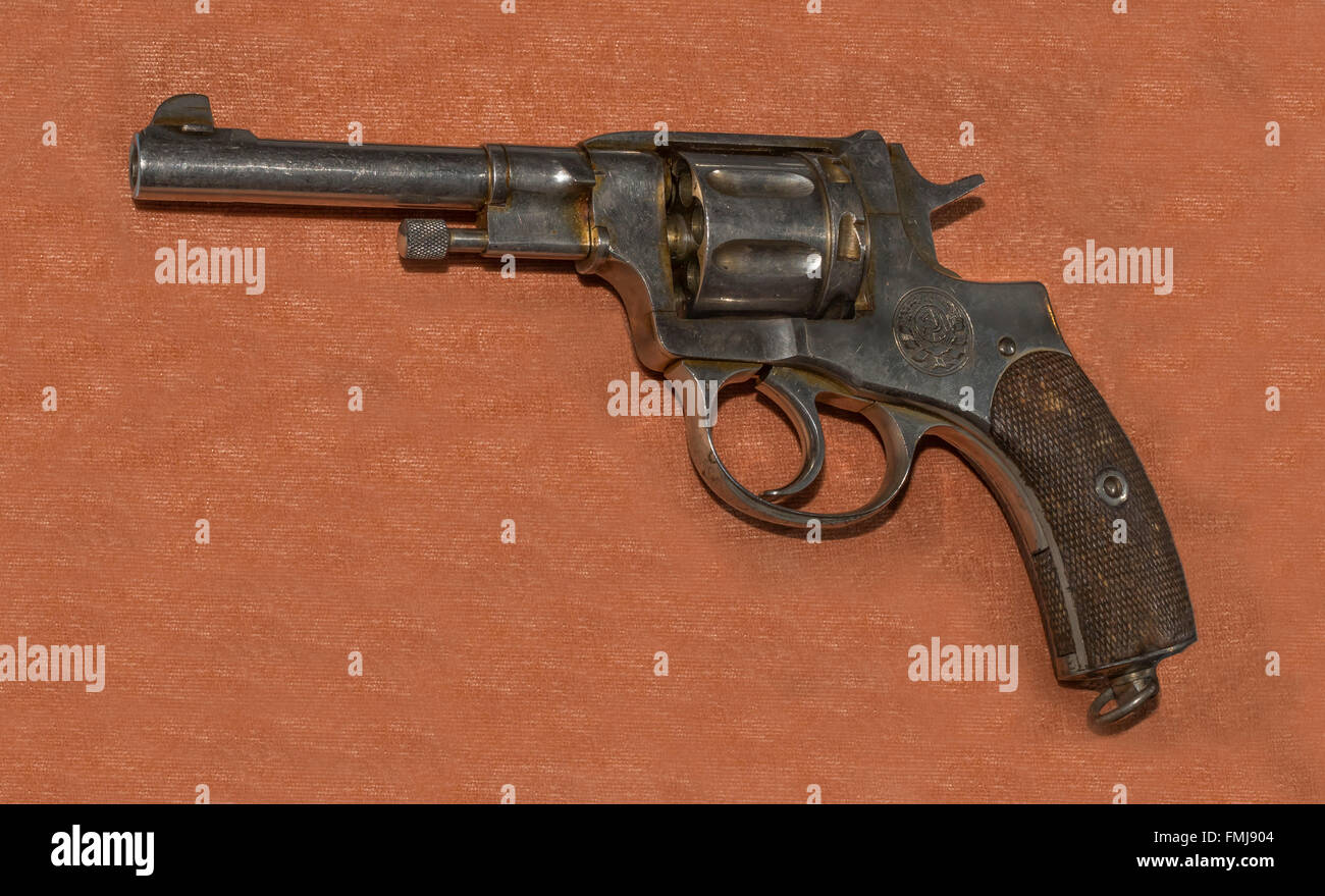7.62 mm revolver sample Nagan,1895 Stock Photo - Alamy