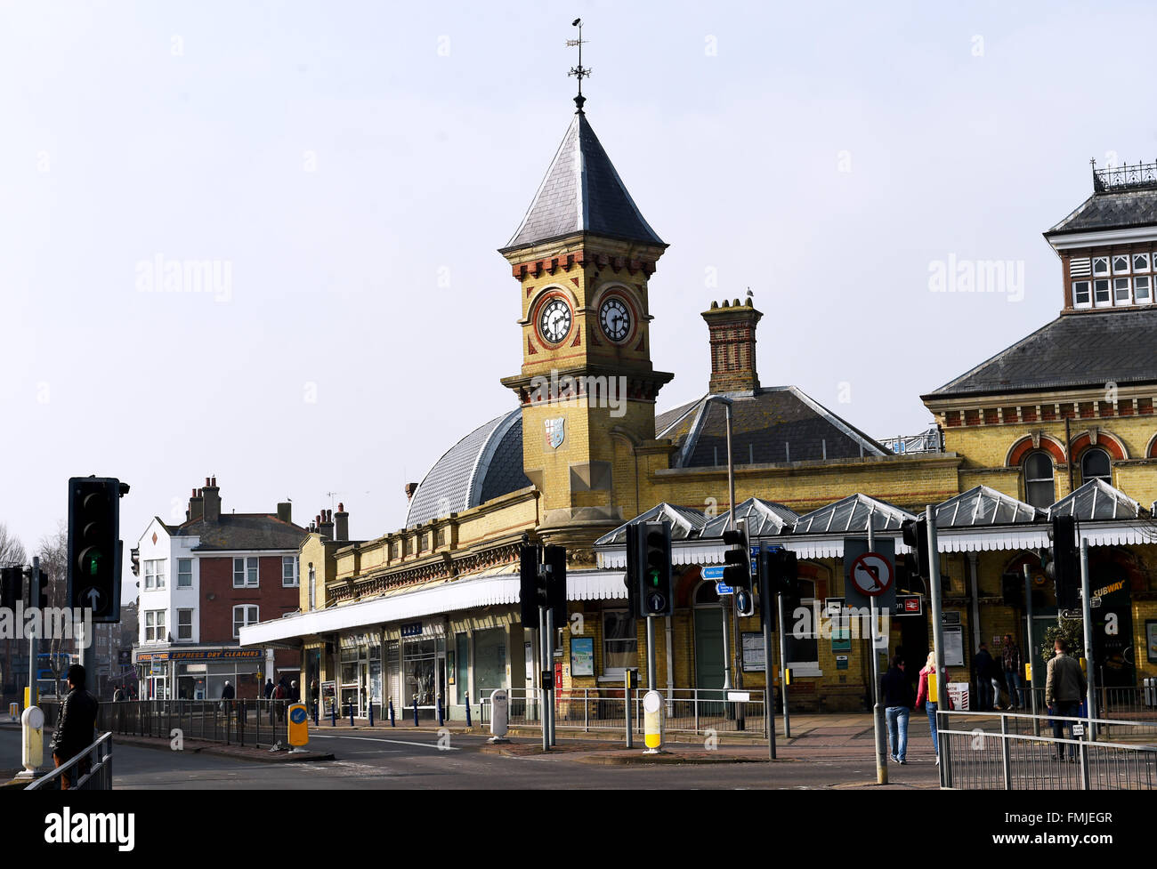 Railway stations hi-res stock photography and images - Alamy
