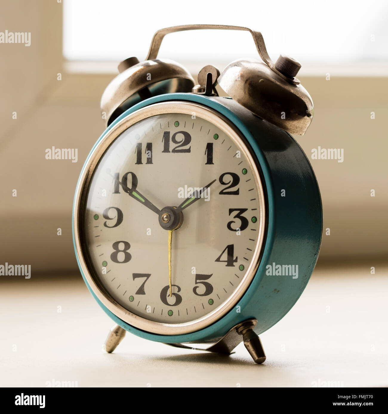 Vintage mechanical alarm clock old hi-res stock photography and images ...