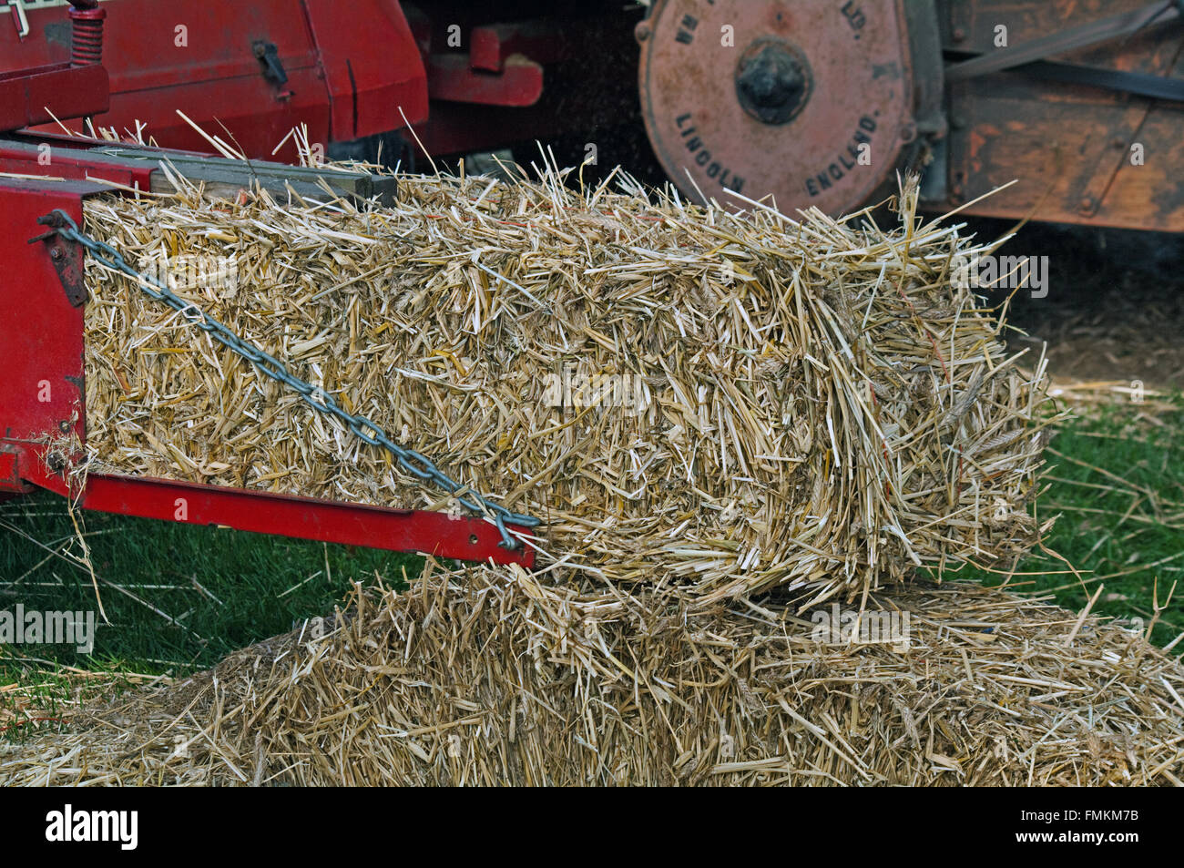 Straw barrel hi-res stock photography and images - Alamy