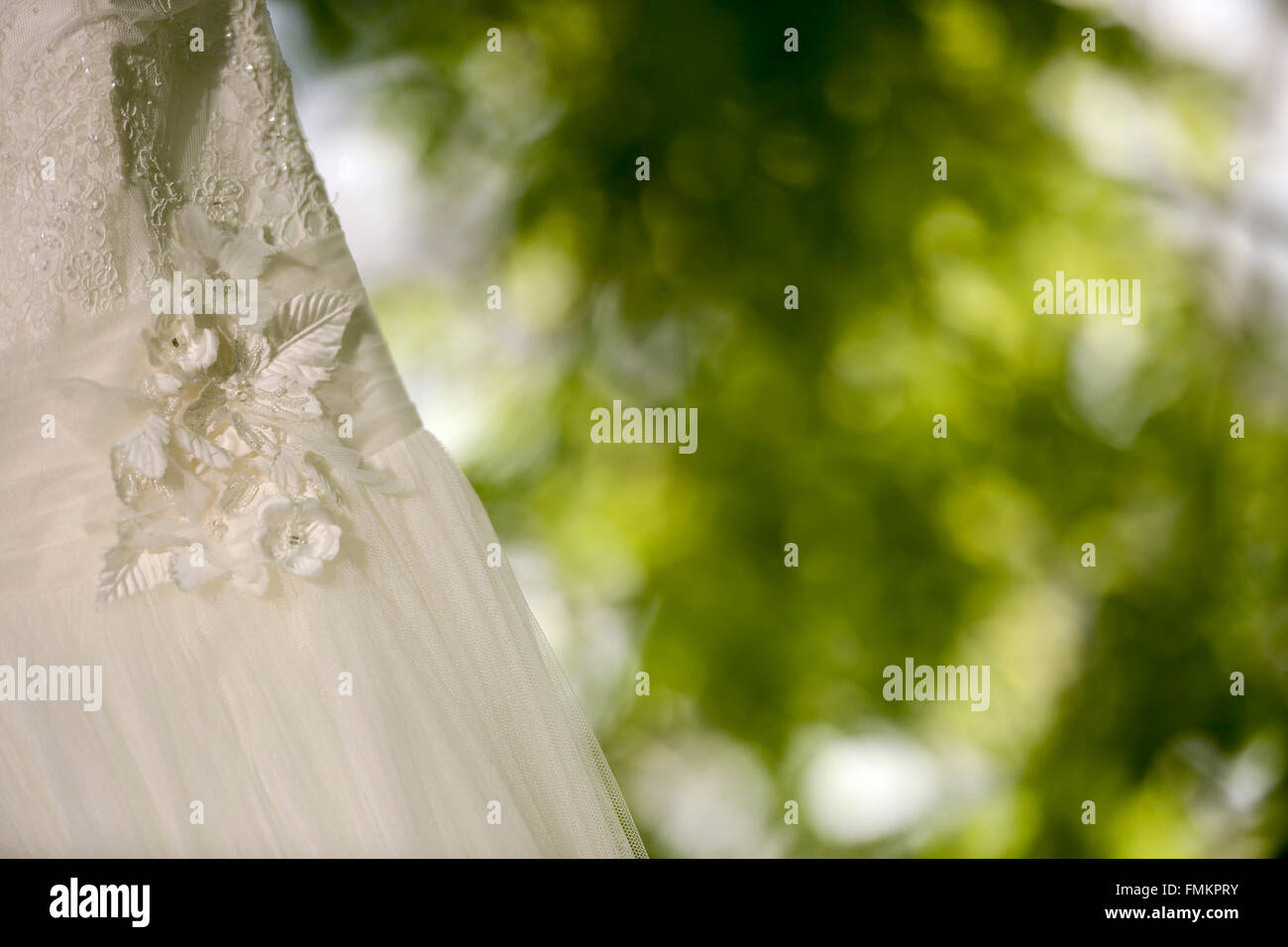 Spring wedding dress hi-res stock photography and images - Alamy