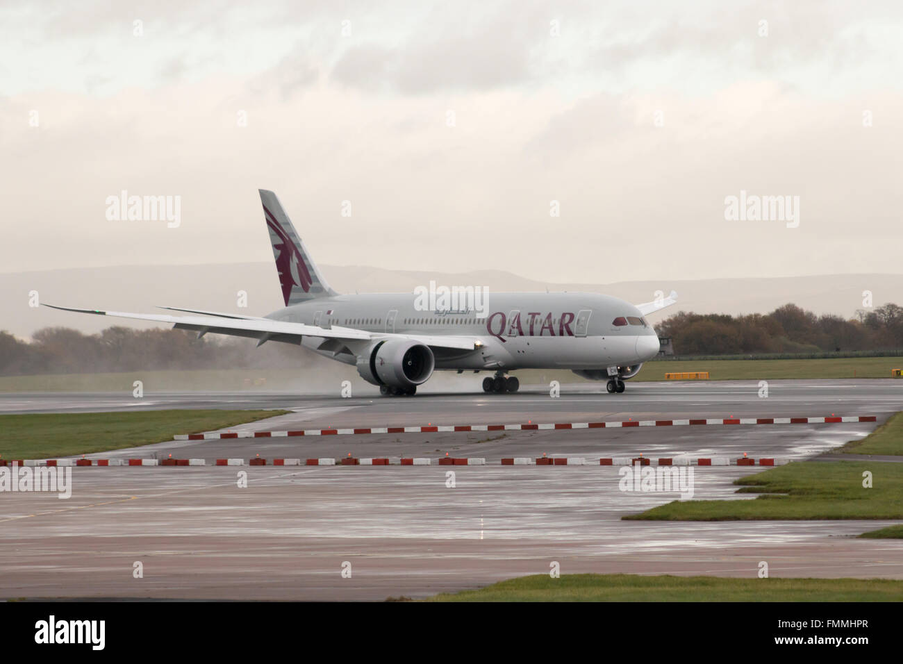 Qatar Airways Boeing 787-8 Dreamliner wide-body passnenger plane (A7 ...