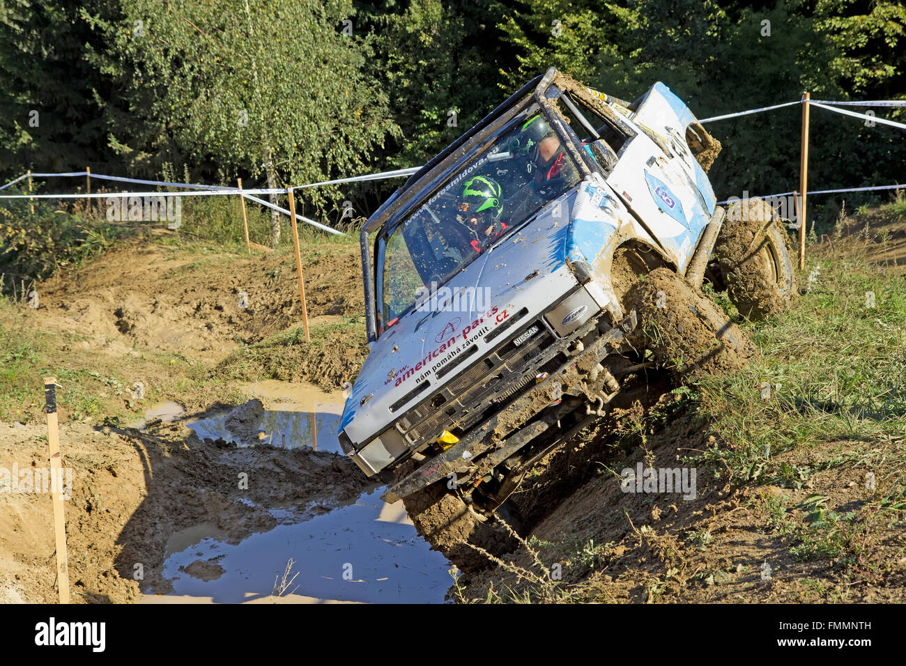 Off road car over water obstacle Stock Photo - Alamy