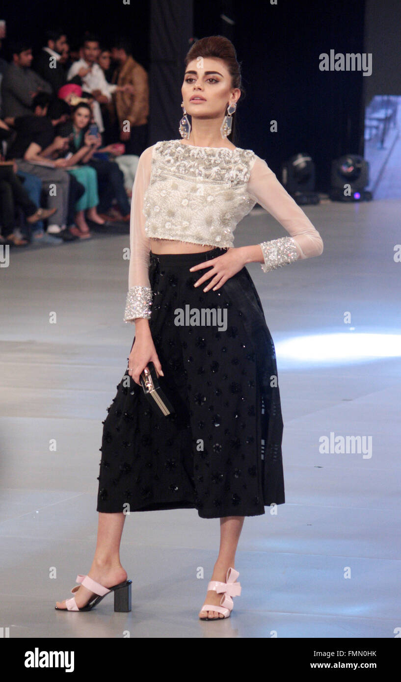 Khaadi hi-res stock photography and images - Alamy