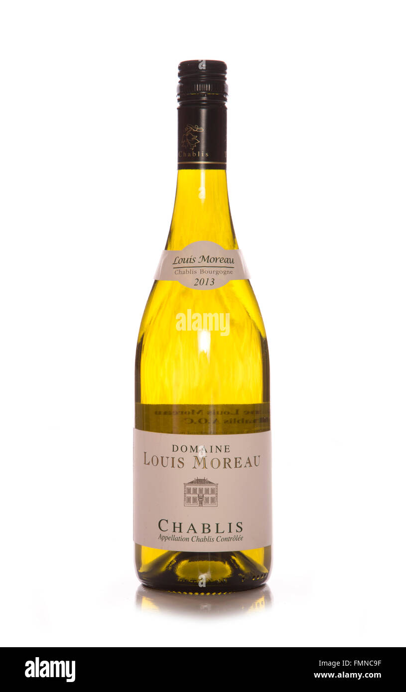 Louis Moreau Chablis wine 2013 cutout Stock Photo - Alamy
