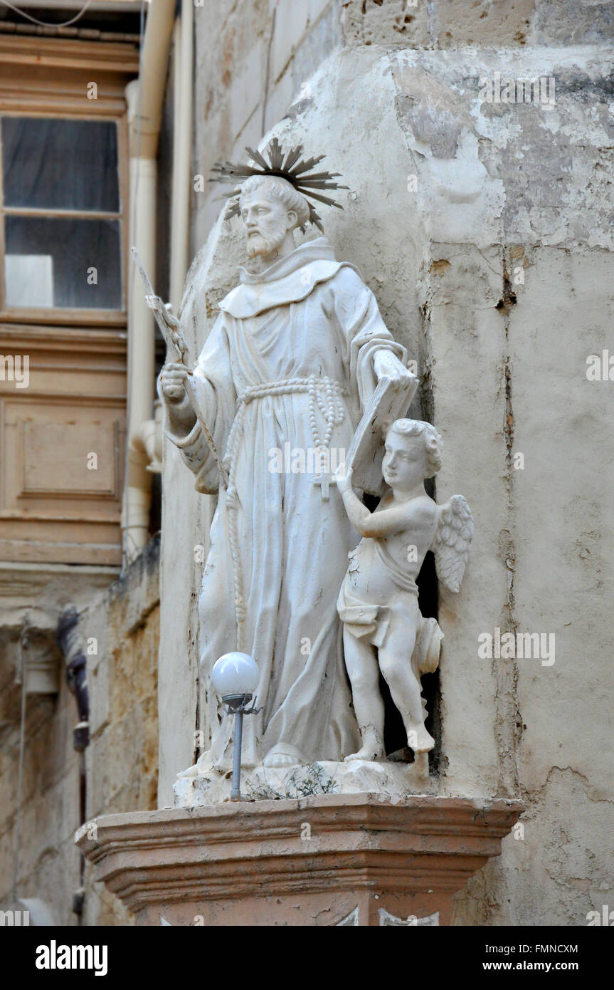 Valletta street statue, Malta Stock Photo - Alamy