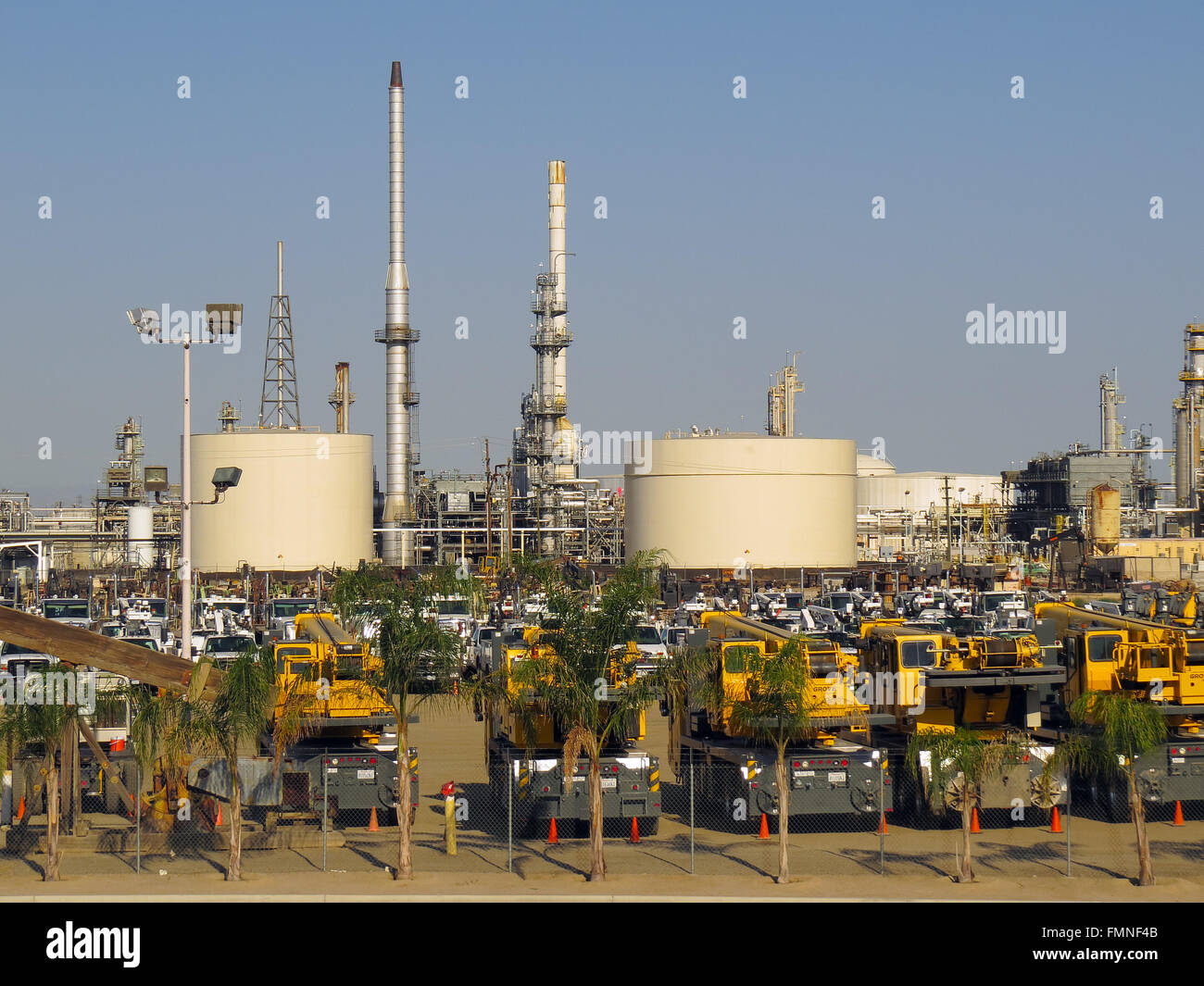 Kern county oil fields hi-res stock photography and images - Alamy