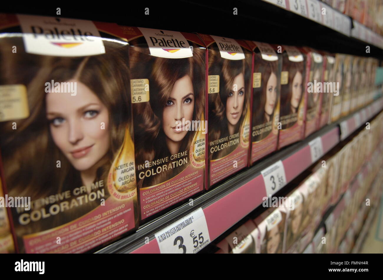 Dye shop hi-res stock photography and images - Alamy