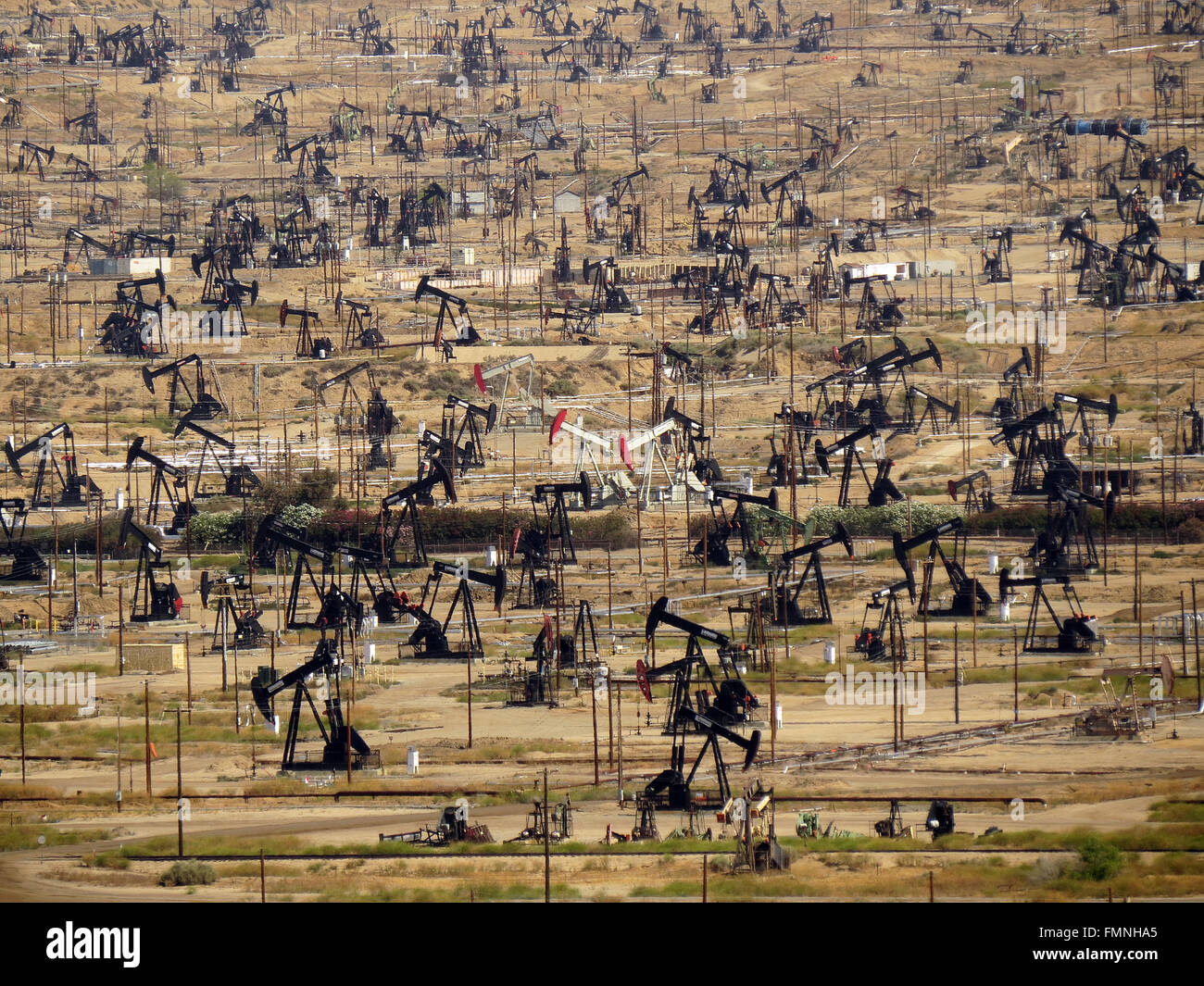 Kern county oil fields hi-res stock photography and images - Alamy