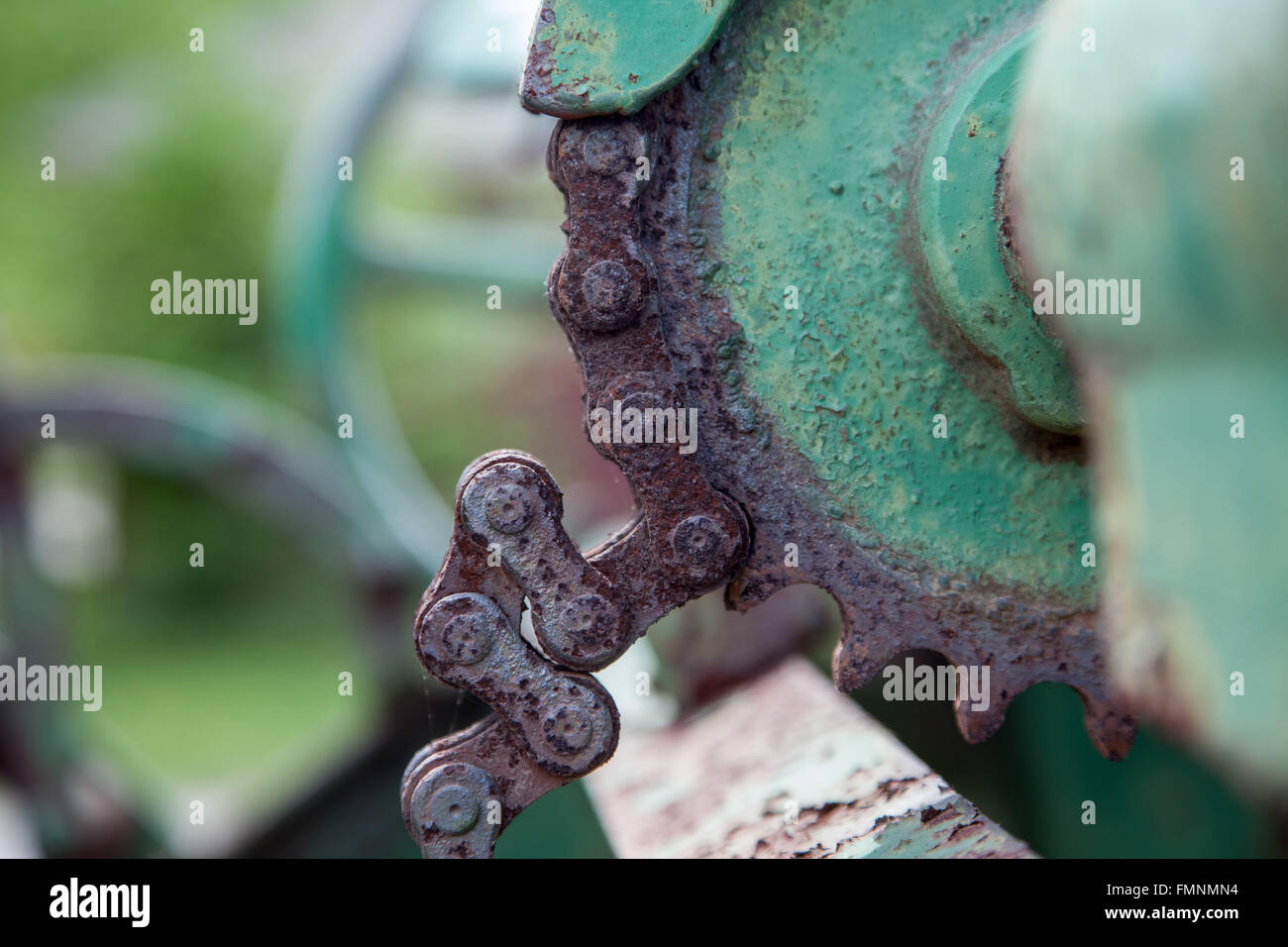 Rusty iron chain hi-res stock photography and images - Alamy