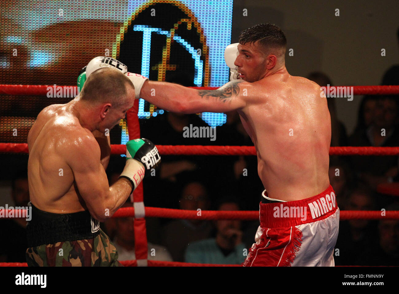 Boxing ebu european heavyweight title hi-res stock photography and ...