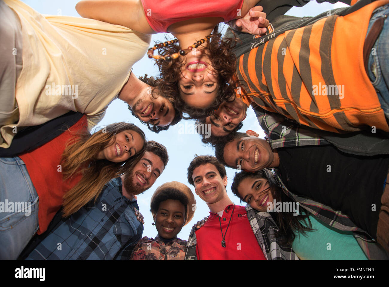 Group of young college students having fun outdoors Stock Photo - Alamy