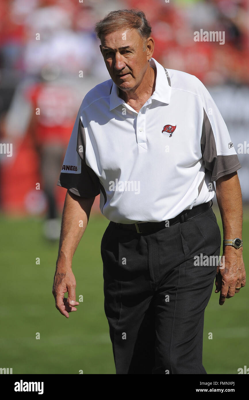 Tampa, Fla, USA. 28th Dec, 2008. Tampa Bay Buccaneers defensive coach ...