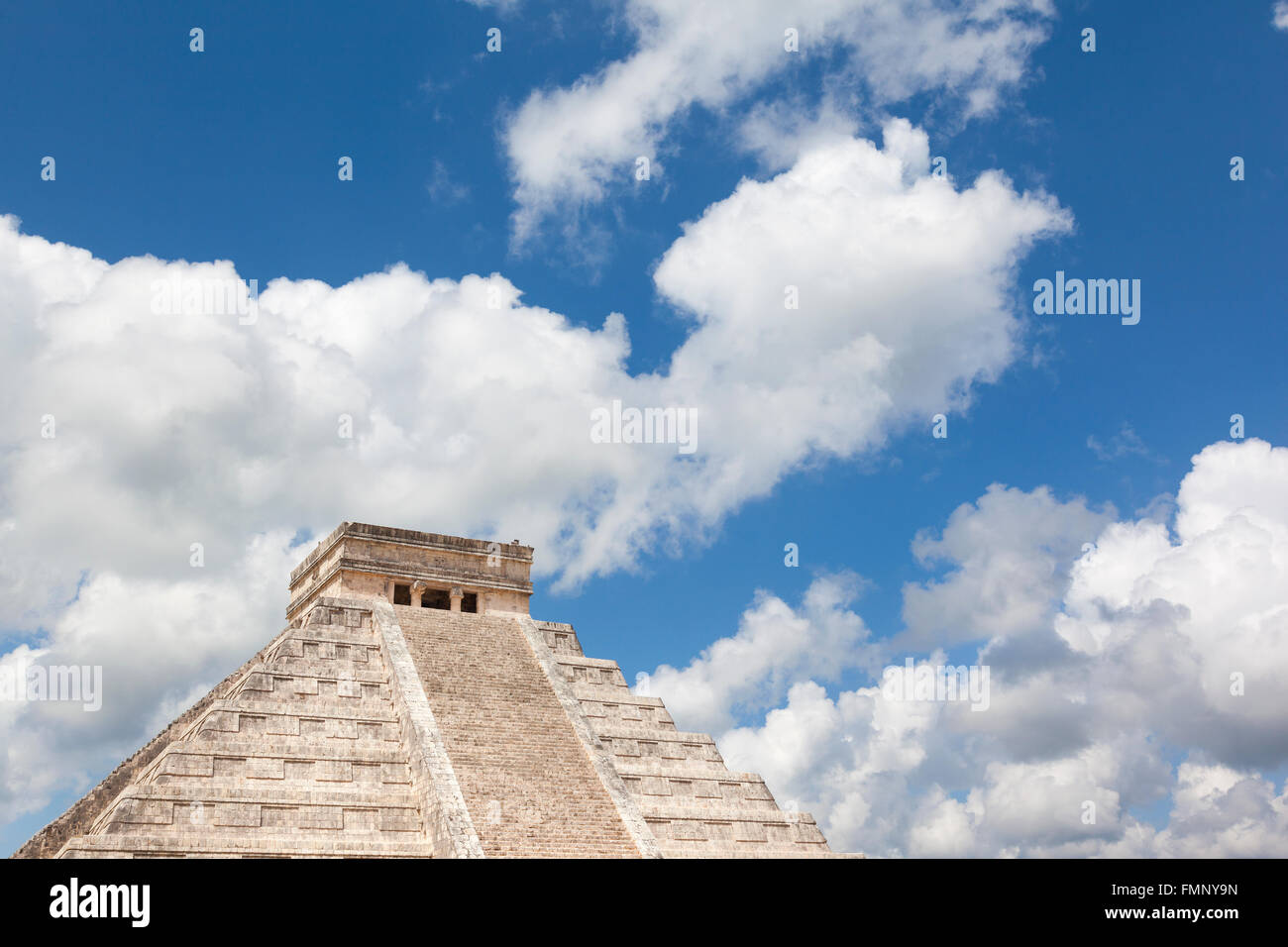 Top of the pyramid Chichen Itza Mexico Stock Photo - Alamy