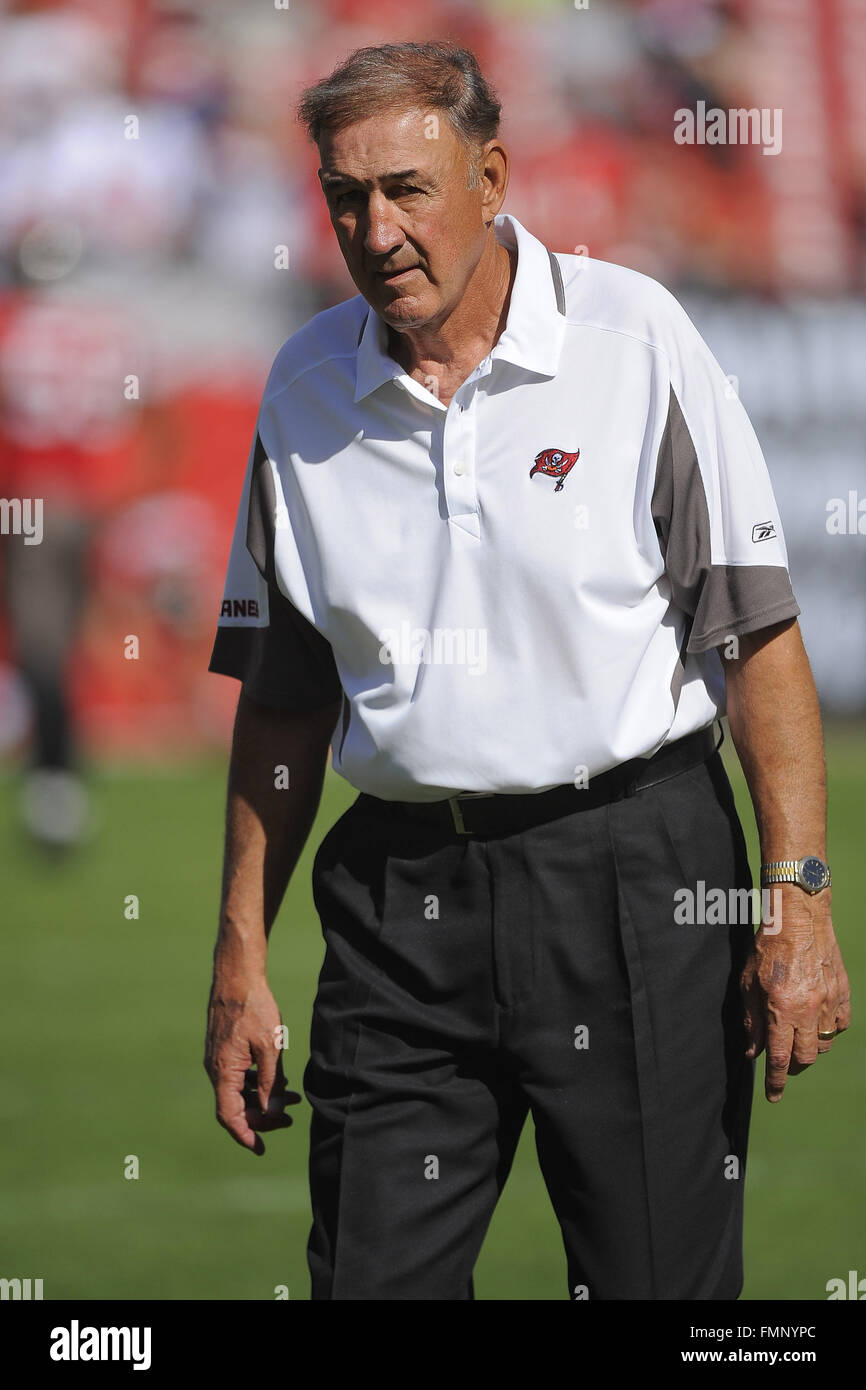 Tampa, Fla, USA. 28th Dec, 2008. Tampa Bay Buccaneers defensive coach ...